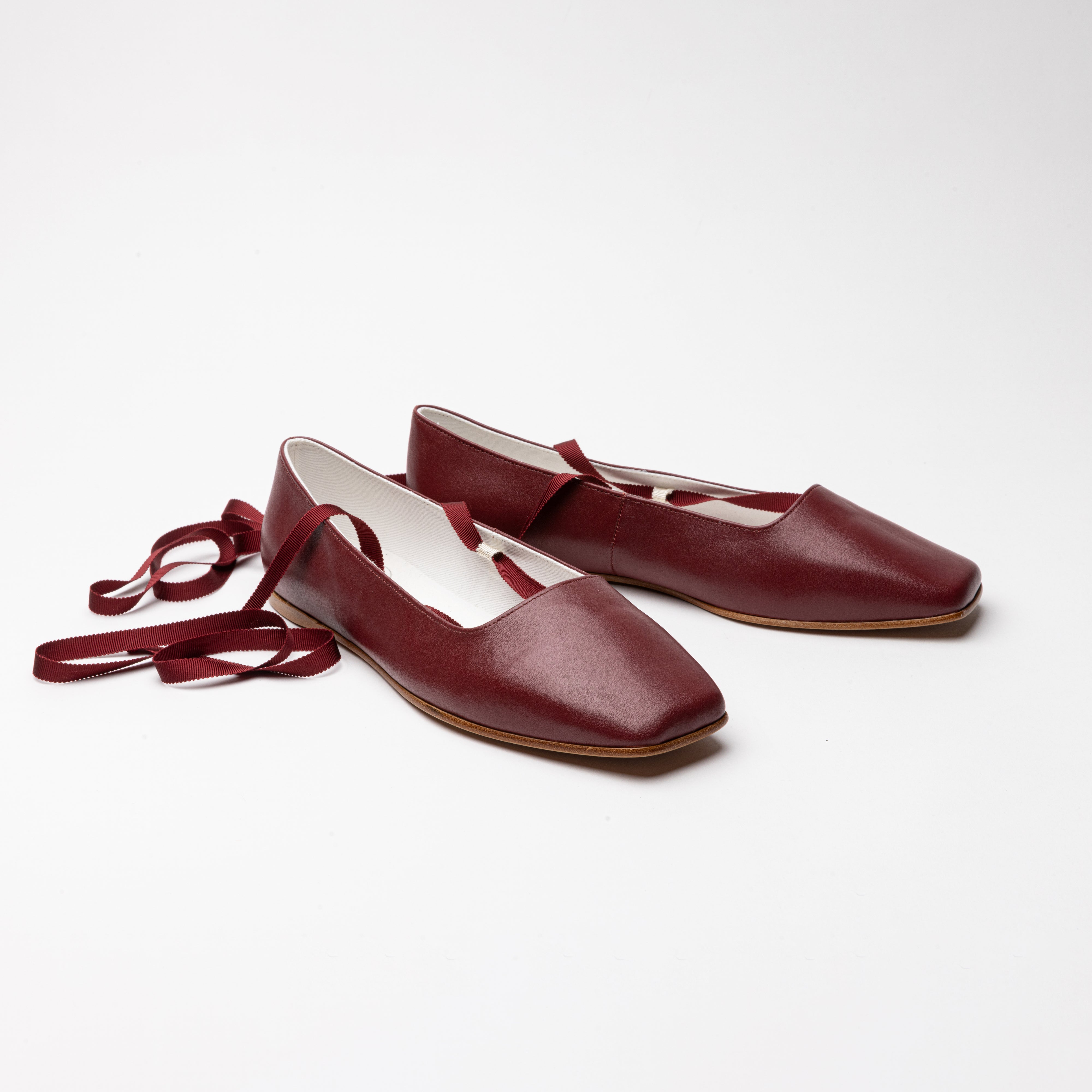 Bronte Slippers (Black Cherry) – American Duchess