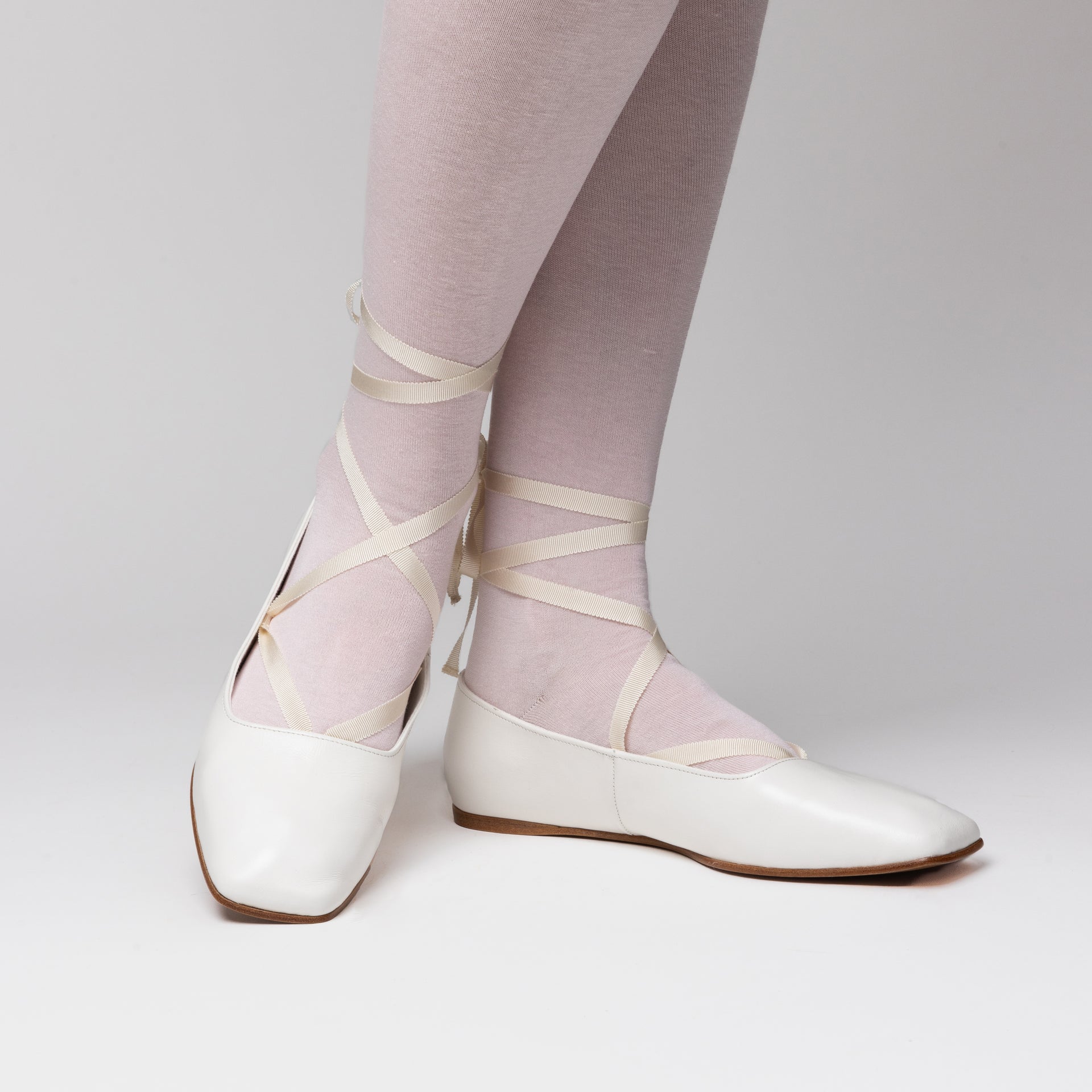 Bronte Slippers Wide (Soft Ivory) – American Duchess