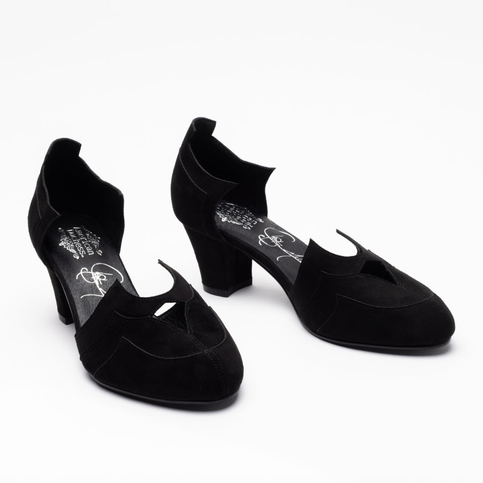 Christine Vintage Pumps (Widow Black) – American Duchess