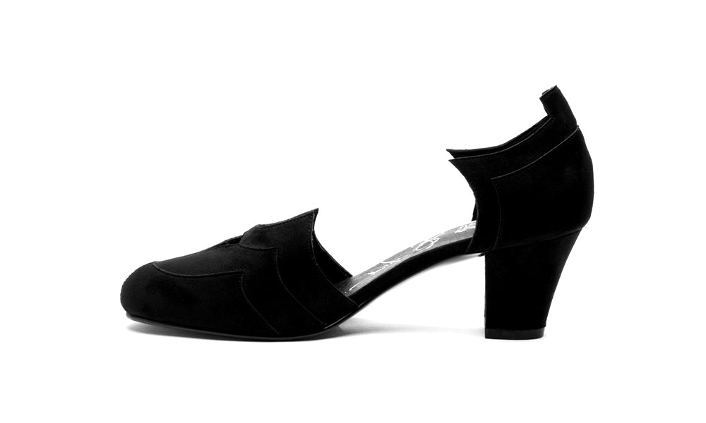 Christine Vintage Pumps (Widow Black) – American Duchess