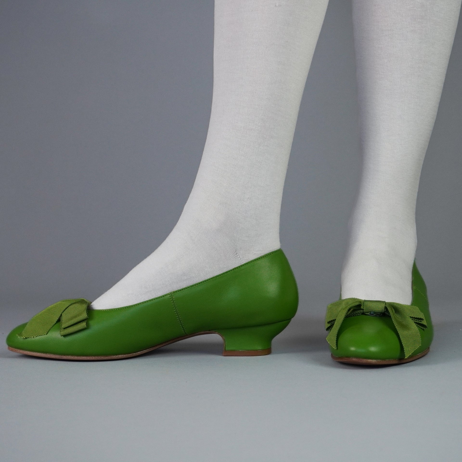Waltz Women's Edwardian Slipper (Green) – American Duchess