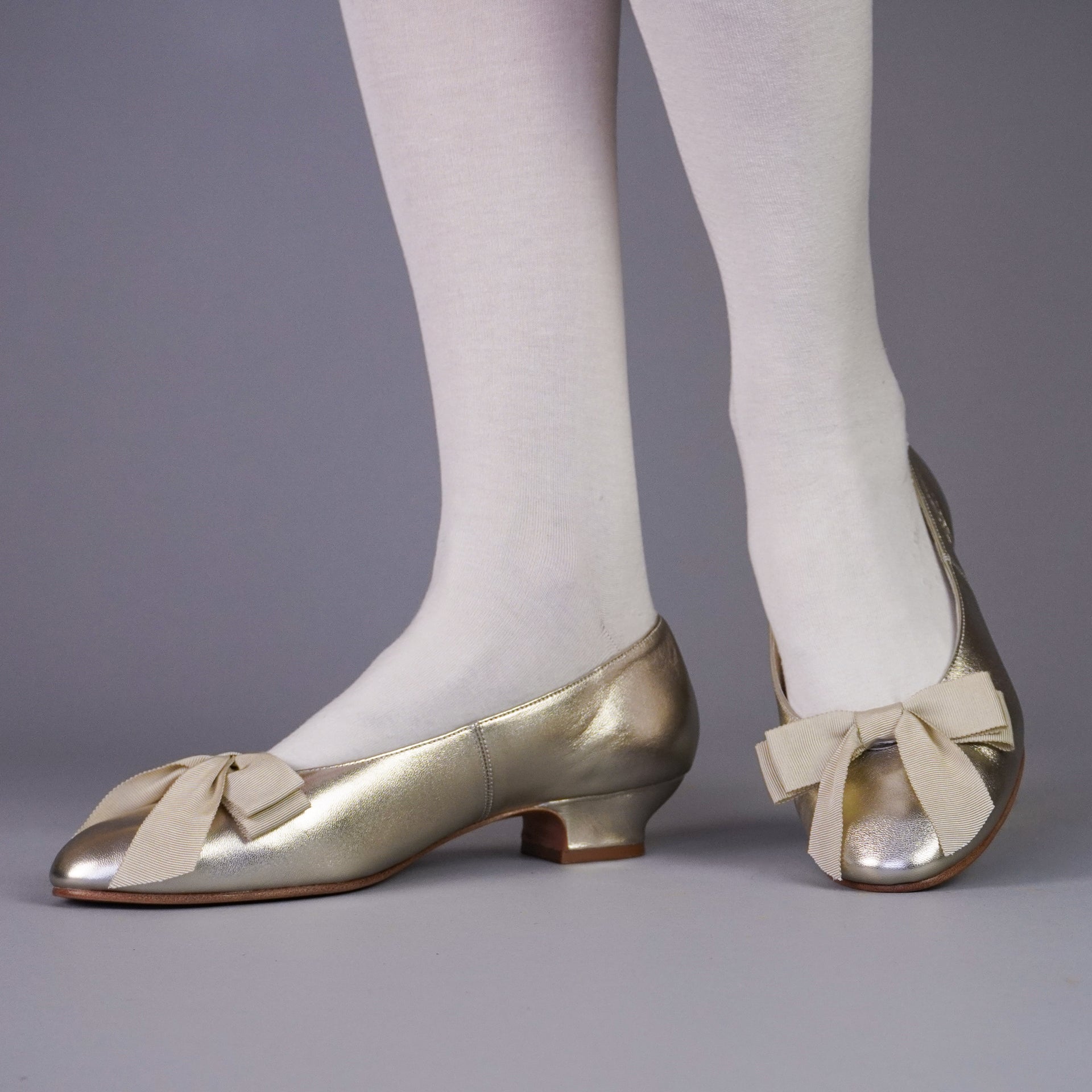 Waltz Women's Edwardian Slipper (Gold) – American Duchess