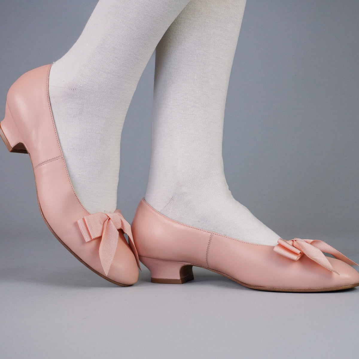 Waltz Edwardian Slipper (Peach) – American Duchess