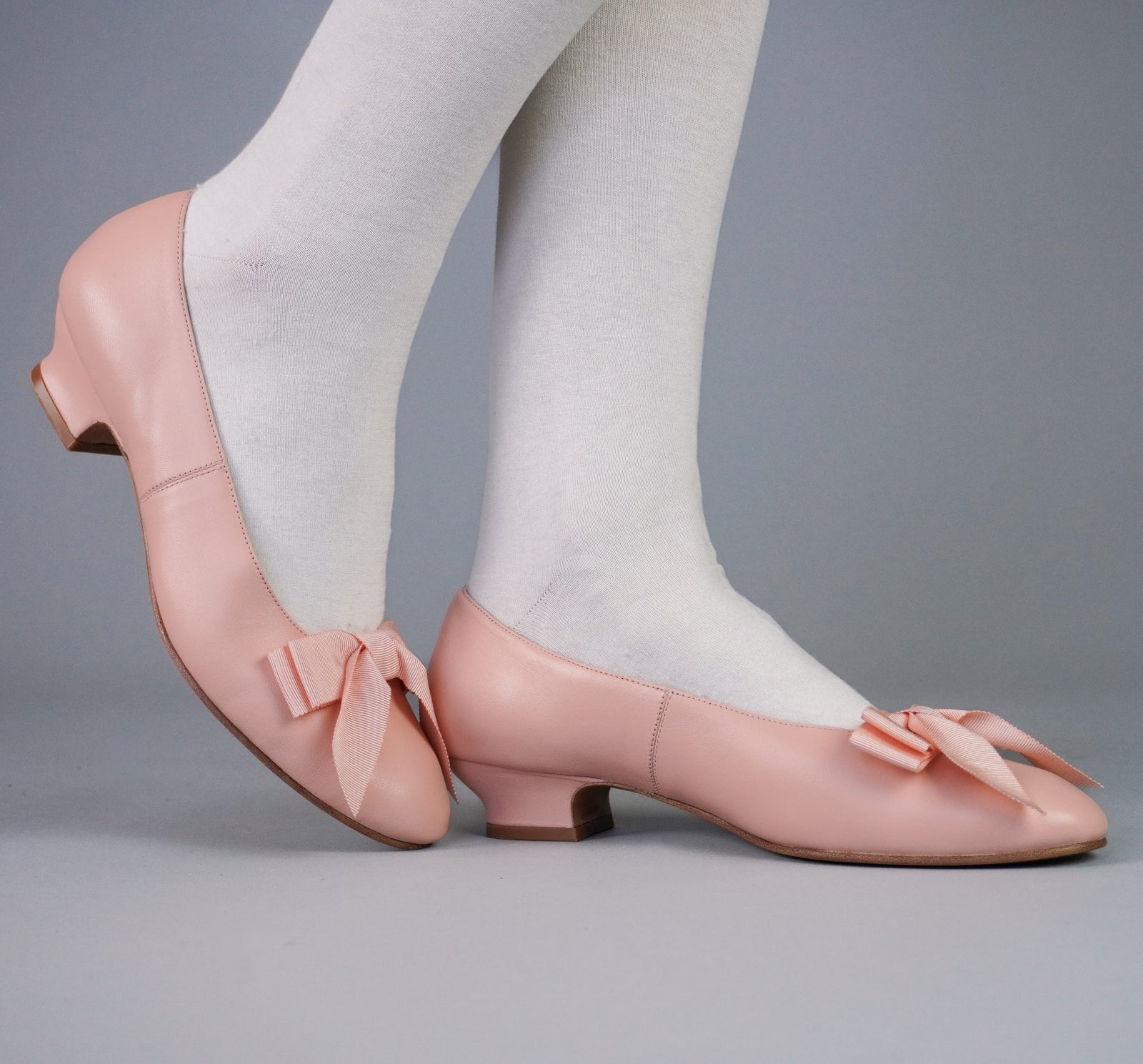 Waltz Edwardian Slipper (Peach) – American Duchess