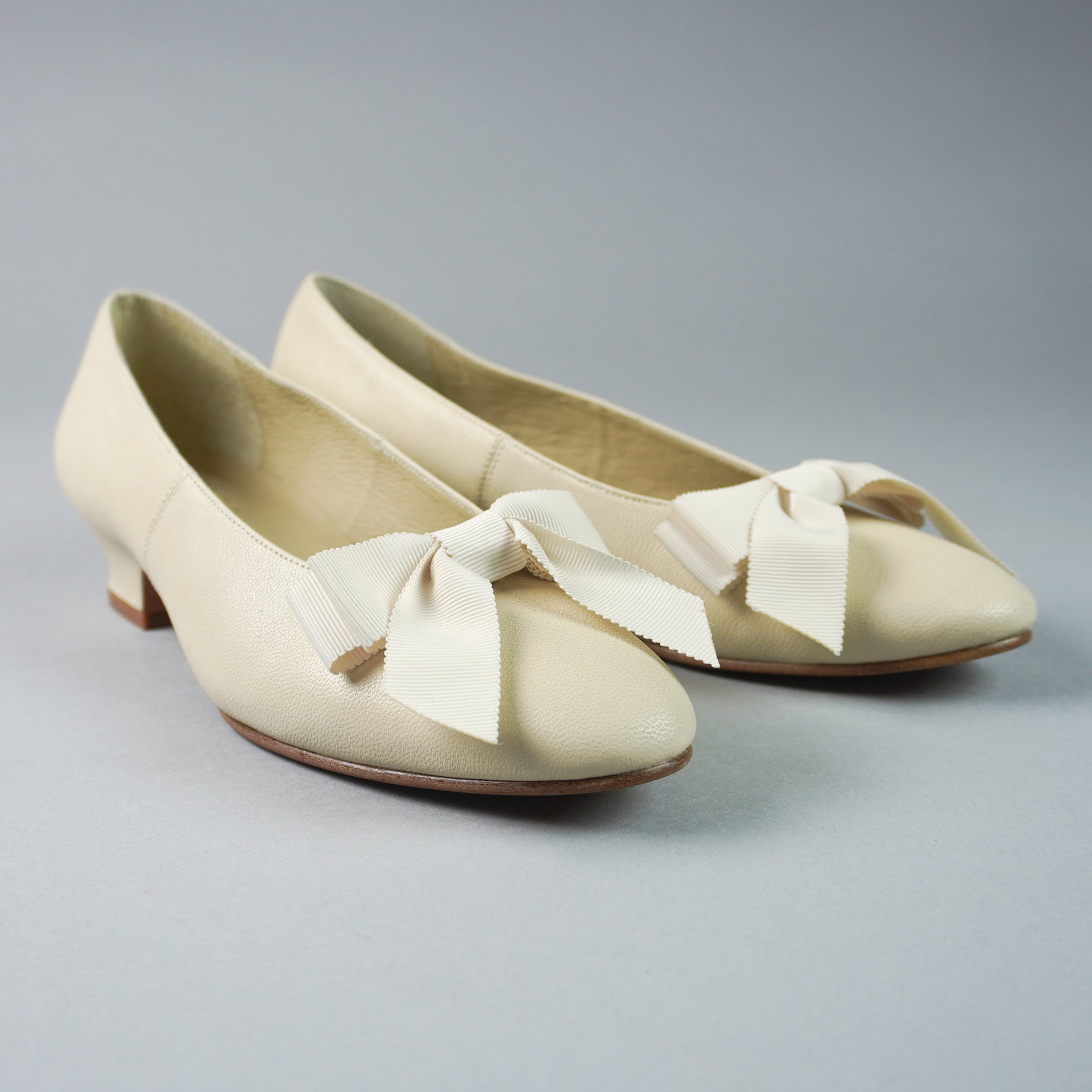 Waltz Edwardian Slipper (Cream) – American Duchess