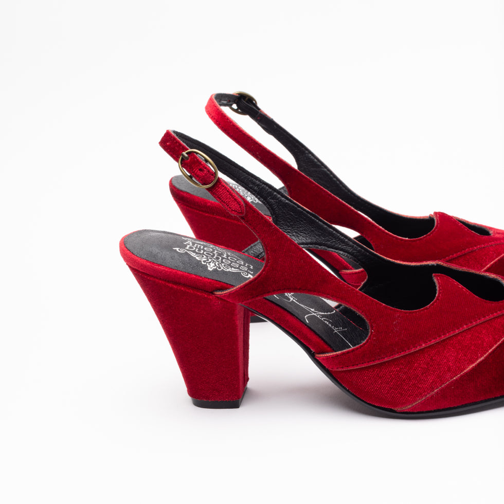 Kathryn Vintage Slingbacks (Aurora Red) – American Duchess