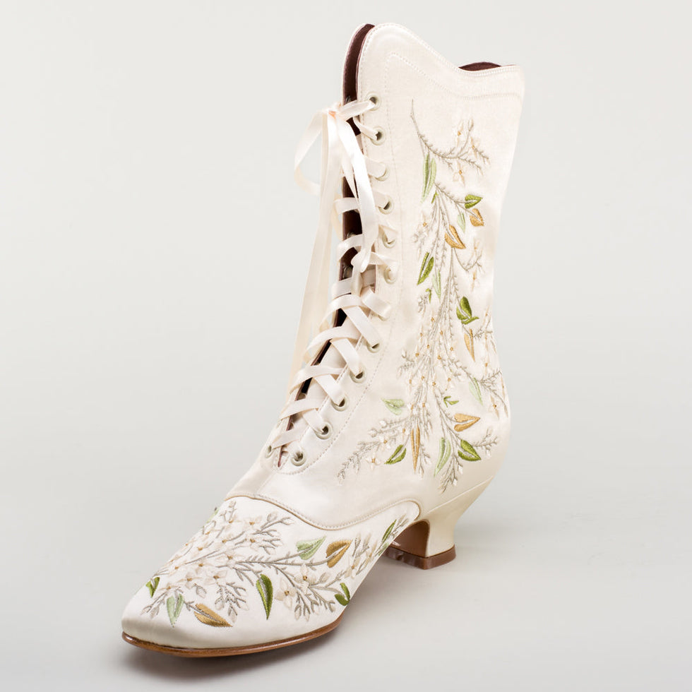 Flora Embroidered Boots Wide (Ivory) – American Duchess