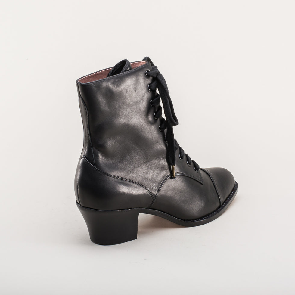 Paris Boots Wide (Black) – American Duchess