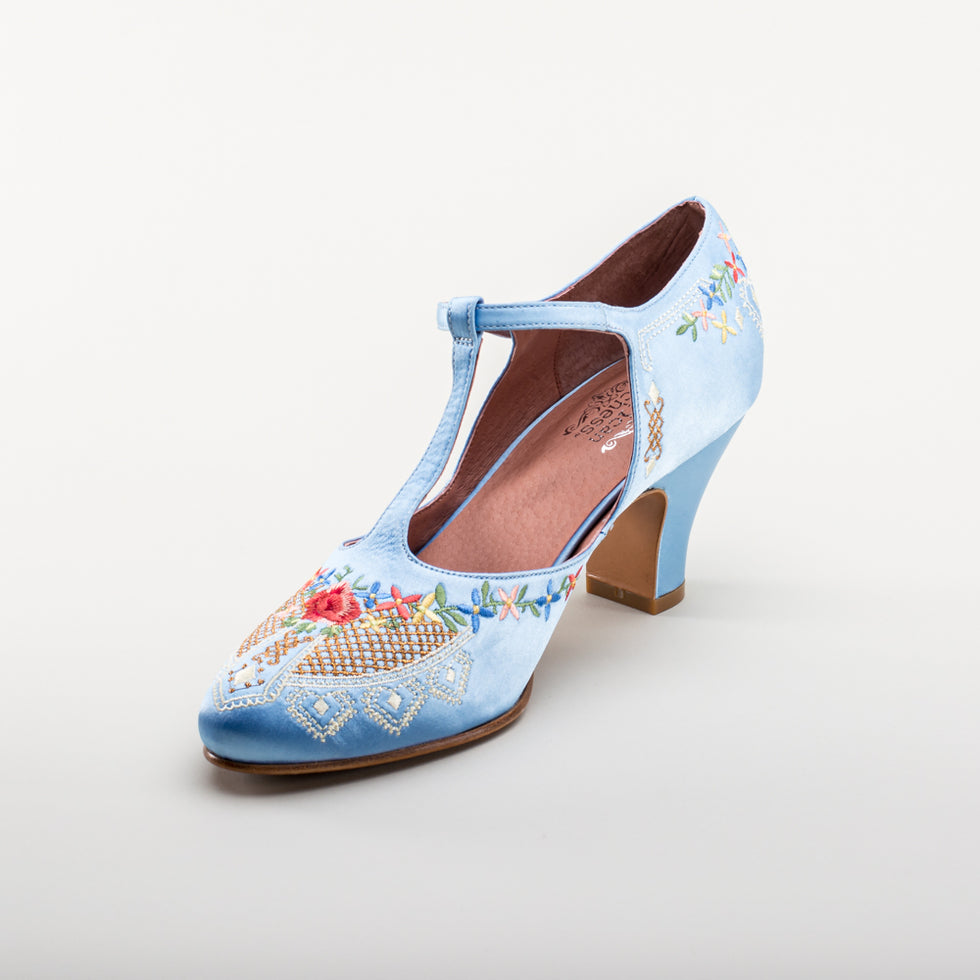 Daisy Embroidered T-Straps (Blue) – American Duchess