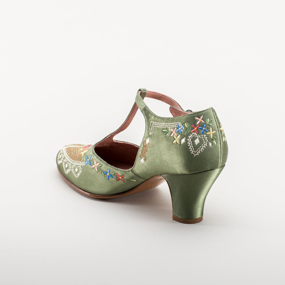 Daisy Embroidered T-Straps (Green) – American Duchess