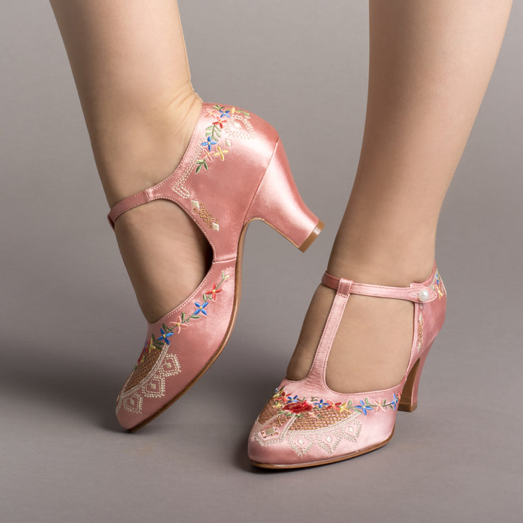 Daisy Embroidered T-Straps (Pink) – American Duchess