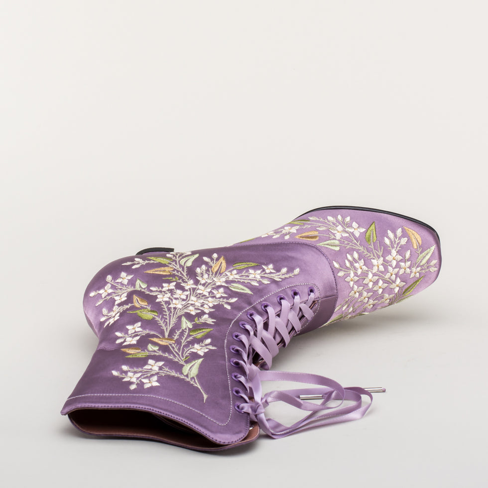 Flora Women's Embroidered Boots (Lavender) – American Duchess