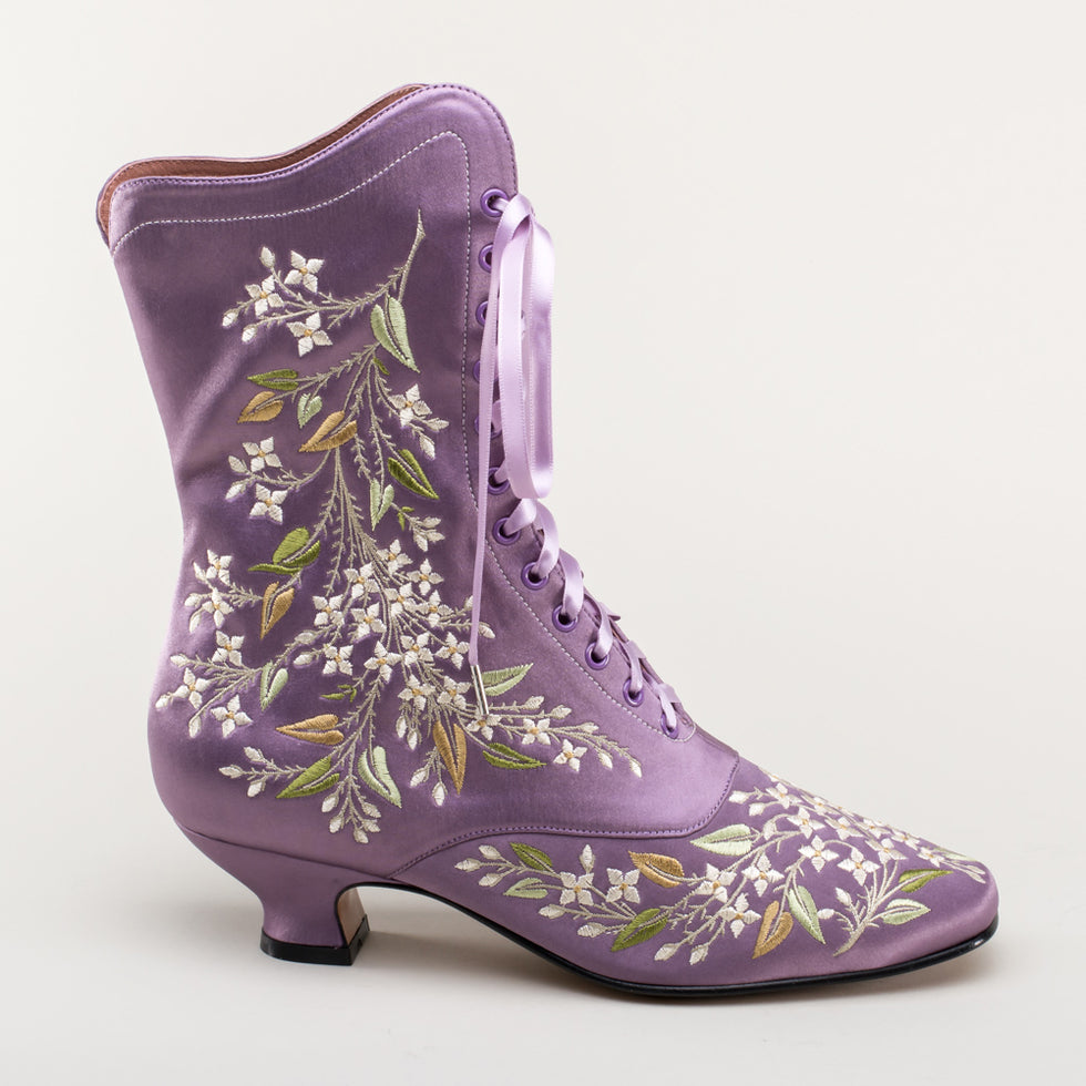 Flora Women's Embroidered Boots (Lavender) – American Duchess