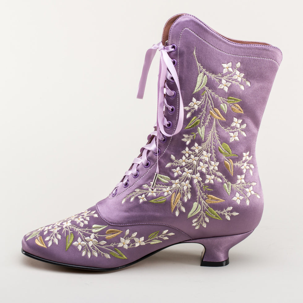 Flora Women's Embroidered Boots (Lavender) – American Duchess
